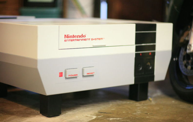 TABLE BASSE NINTENDO NES SUR EBAY (vidéo)